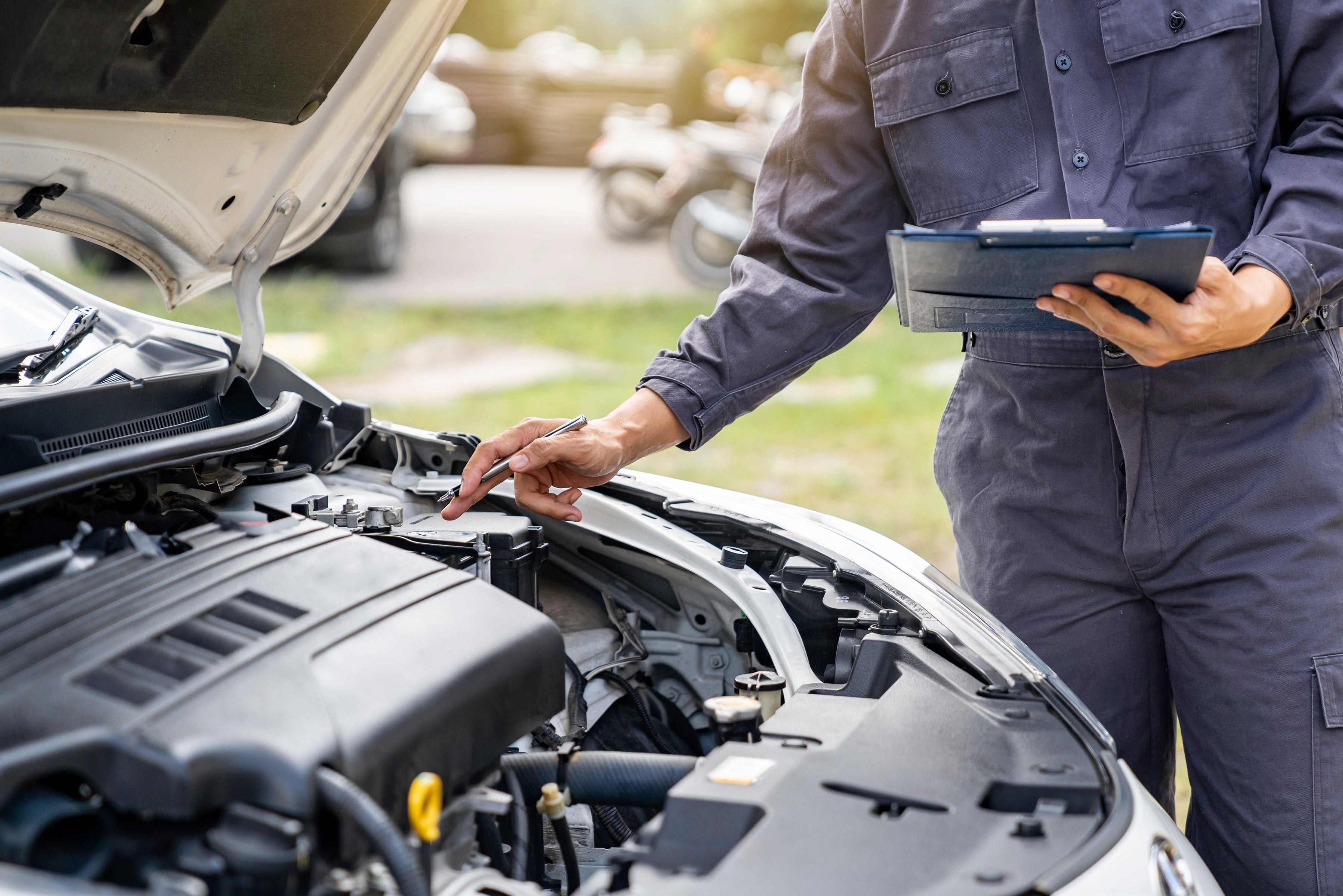 How to Inspect Your Car’s Exhaust for Leaks | Using an Automotive ...